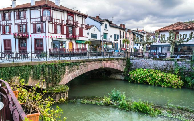 Villages Basques - Madison Saint Jean de Luz - Handwritten Collection